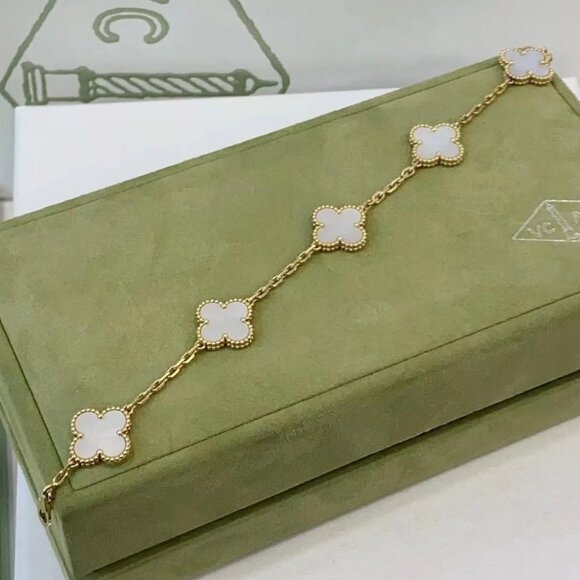 Van Cleef & Arpels | Shoes | Authentic Van Cleef Arpels 8k Gold ...